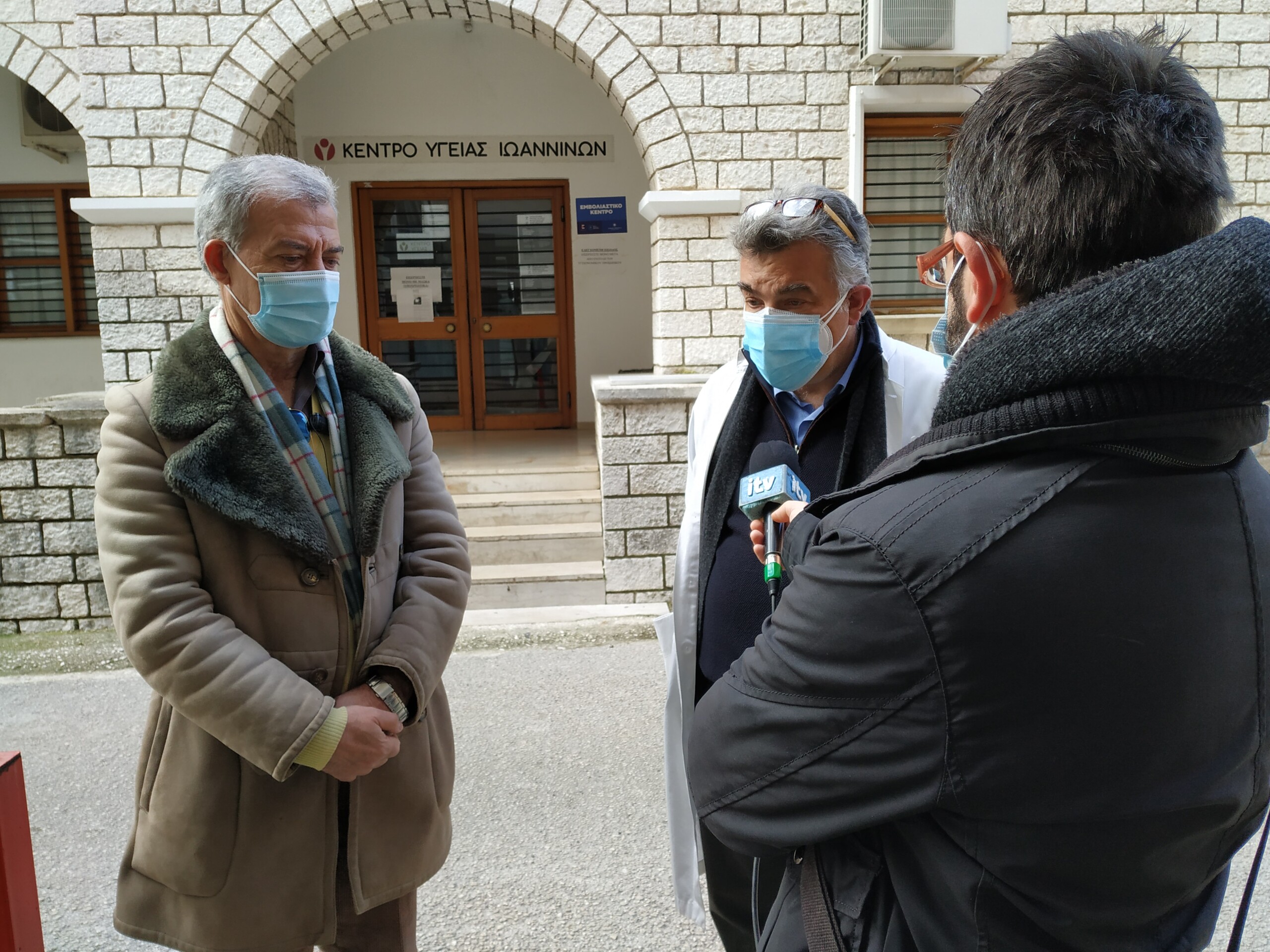 Άρχισαν οι εμβολιασμοί και στο Κέντρο Υγείας - EPIRUS Online