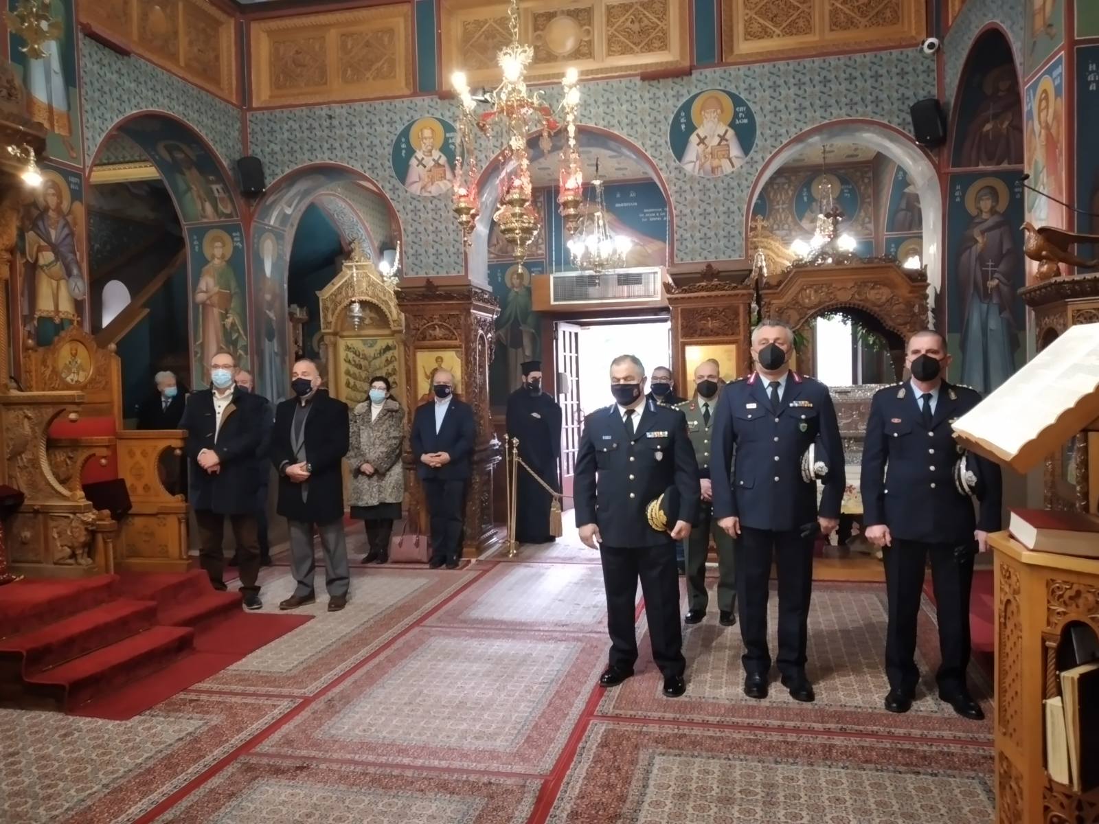 Με μάσκες και αποστάσεις τα Ιωάννινα τιμούν τον πολιούχο Άγ. Γεώργιο ...